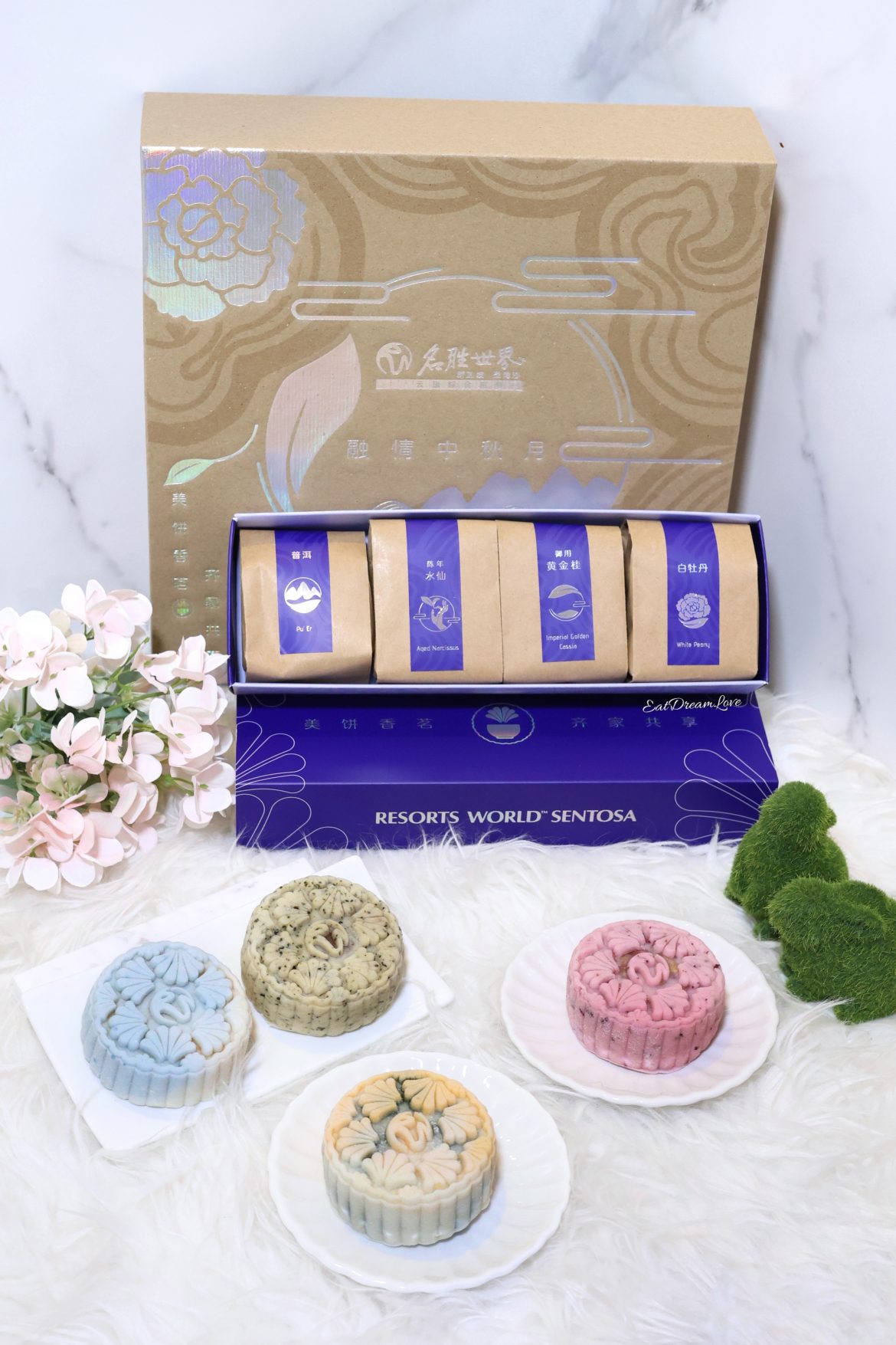 Traditional and Snow Skin Mooncakes by Resorts World Sentosa - EatDreamLove