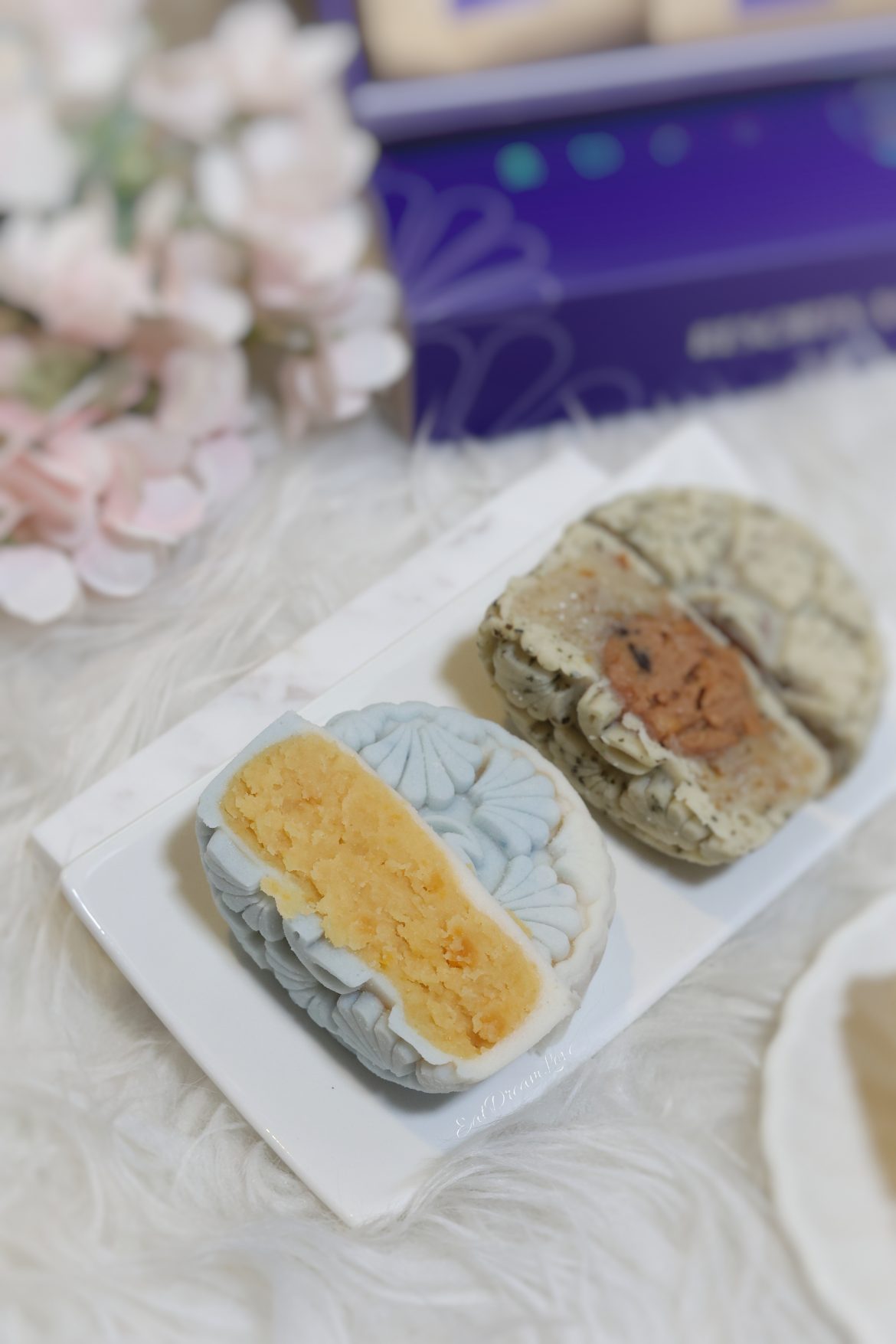 Traditional and Snow Skin Mooncakes by Resorts World Sentosa - EatDreamLove