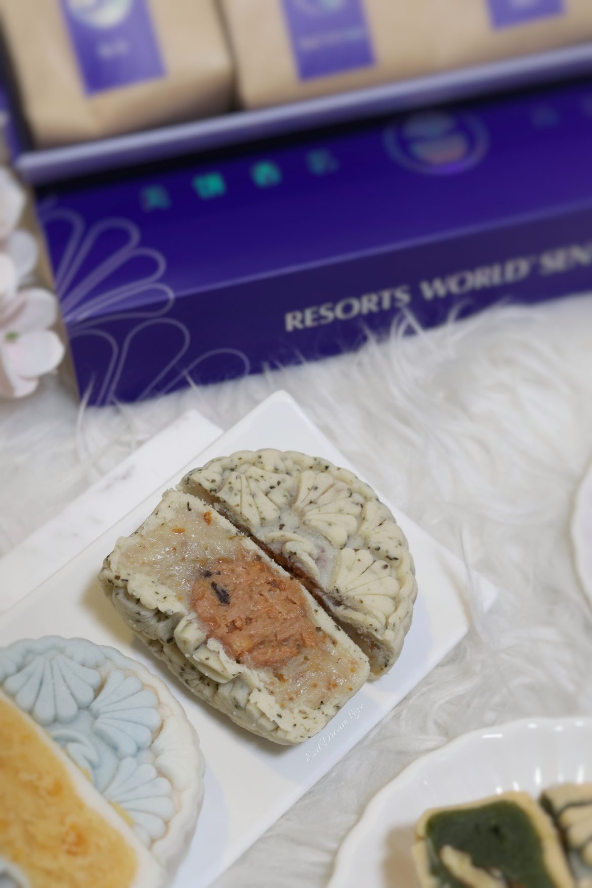 Traditional and Snow Skin Mooncakes by Resorts World Sentosa - EatDreamLove