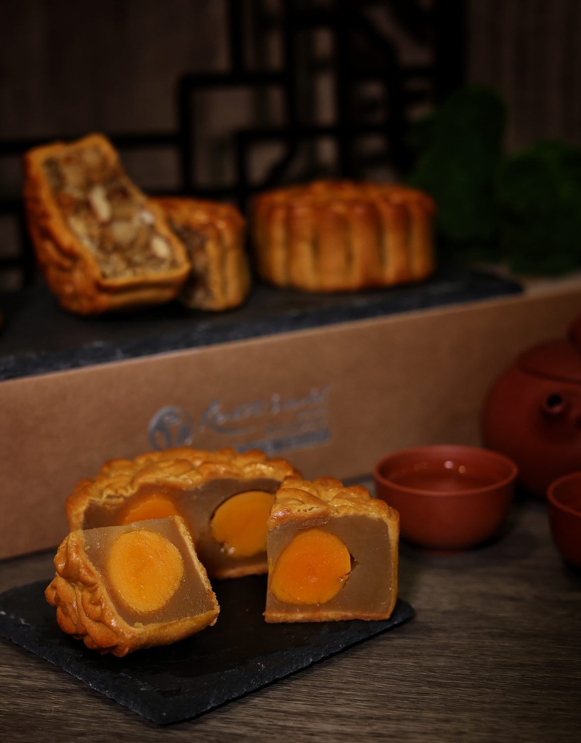 Traditional and Snow Skin Mooncakes by Resorts World Sentosa - EatDreamLove