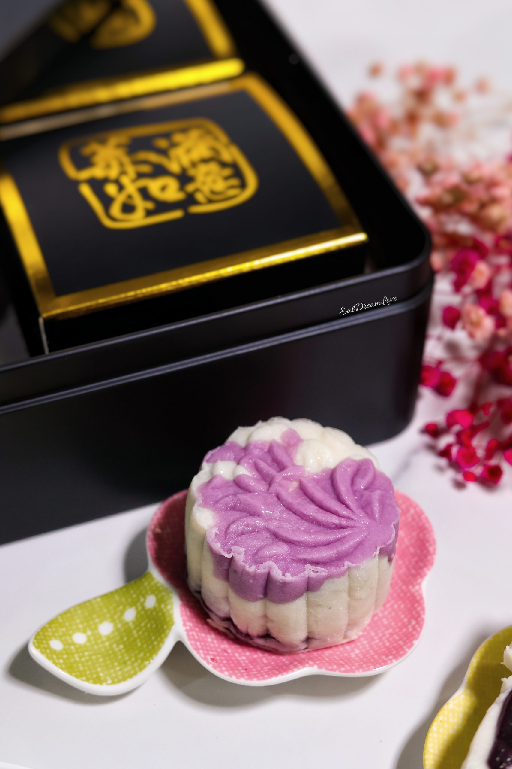 Açaí berry yoghurt Snowskin mooncake by AuroraFood - EatDreamLove